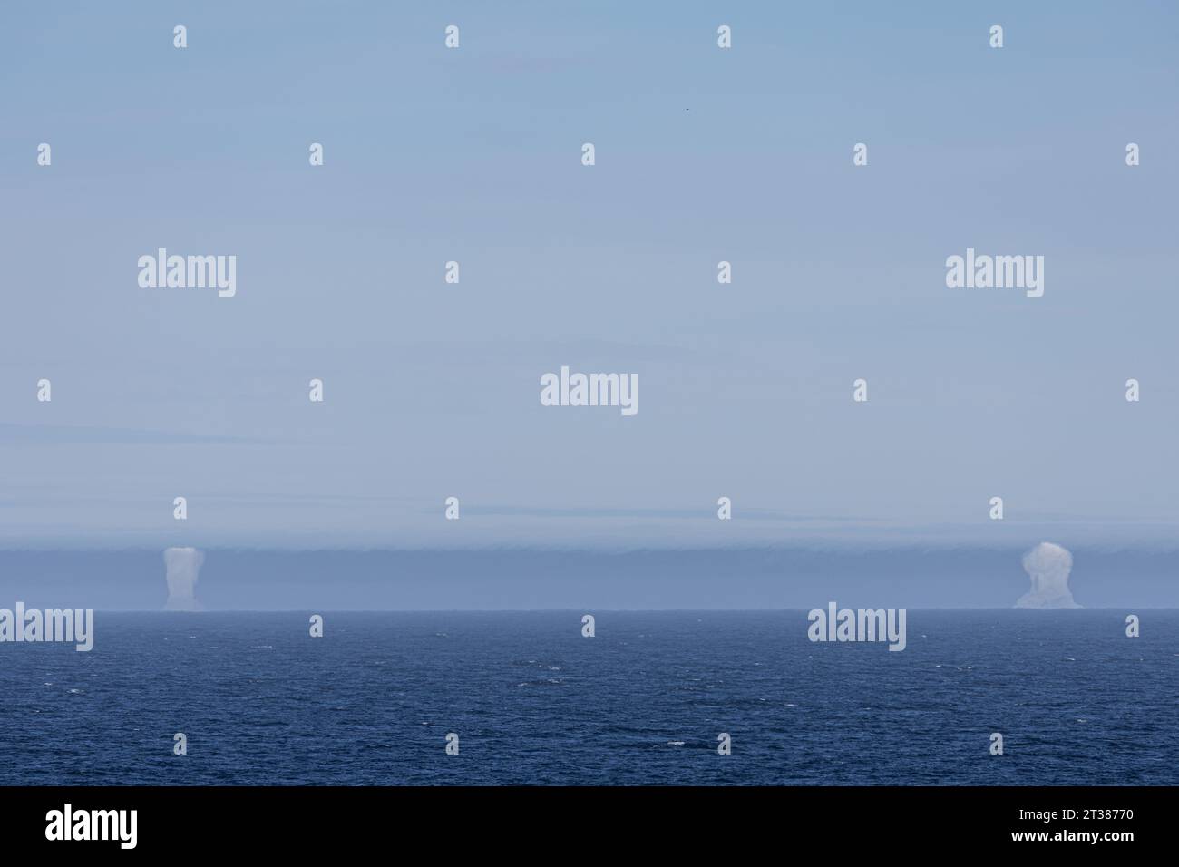 Mirage hi-res stock photography and images - Alamy