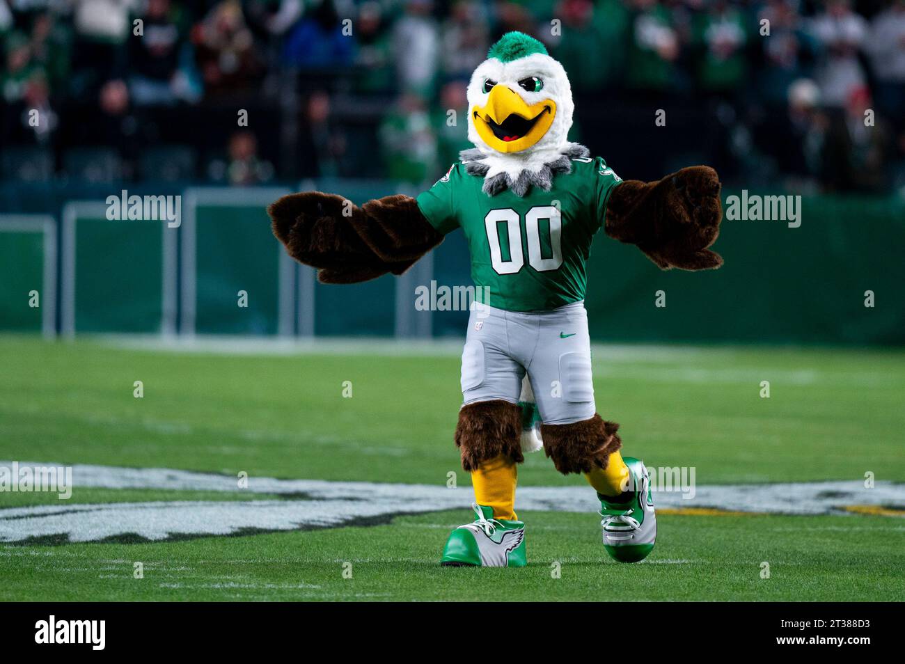 Philadelphia Eagles mascot Swoop in action prior to the NFL football ...