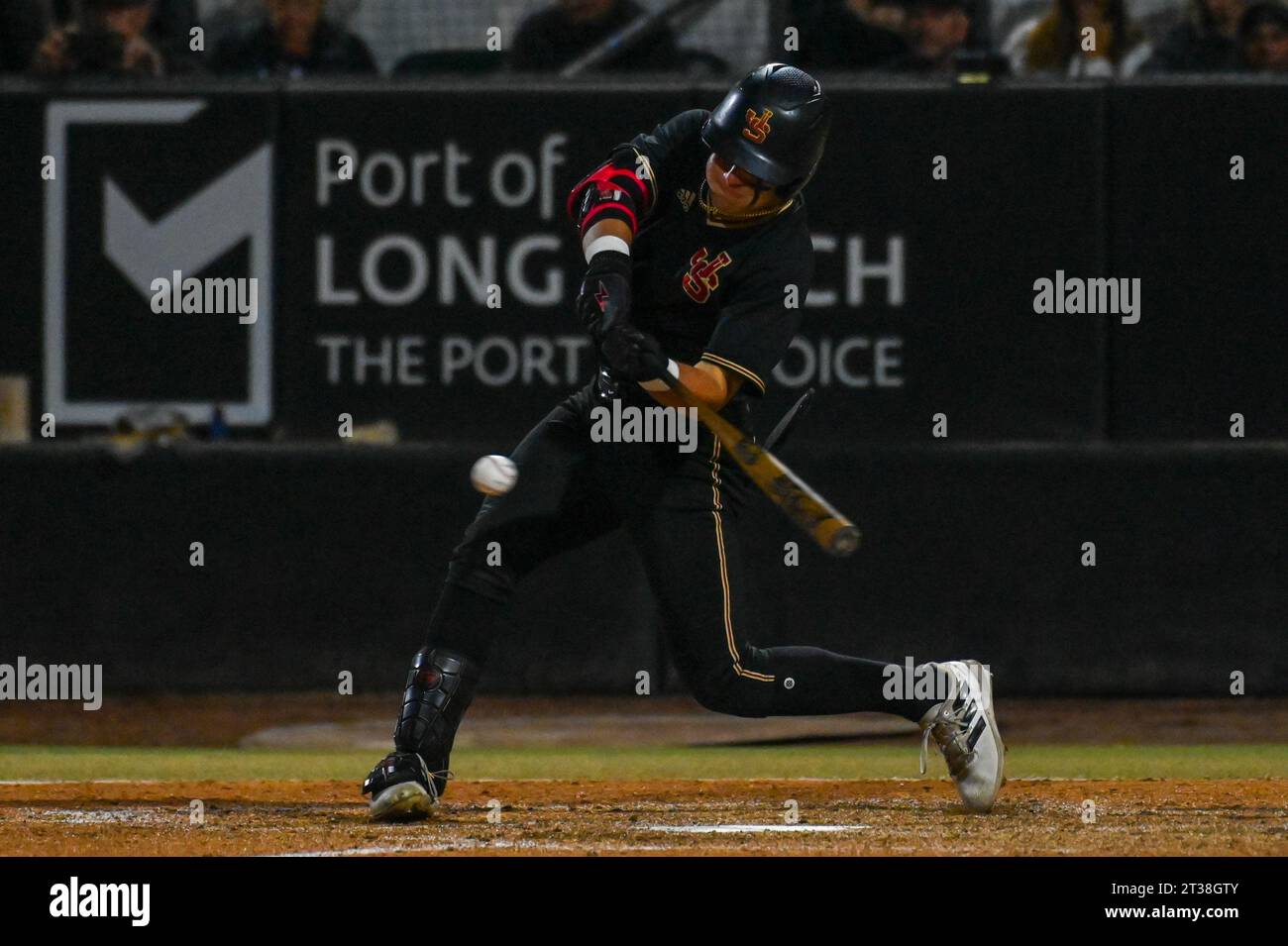 JSerra Lions second baseman Dillon Martin (31) hits the ball during the ...