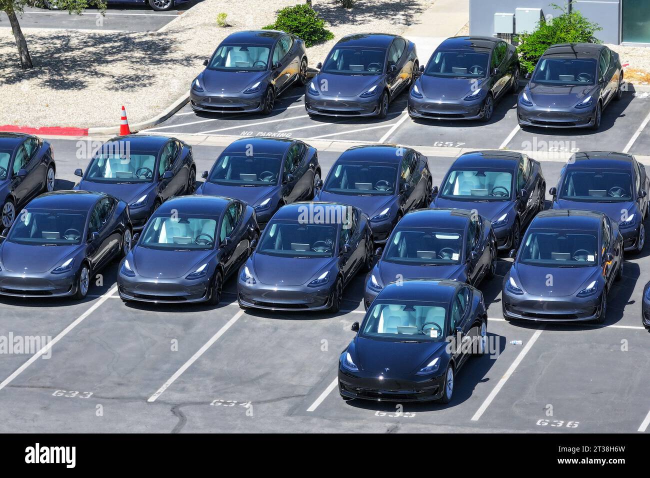S 3 x y tesla hi-res stock photography and images - Alamy