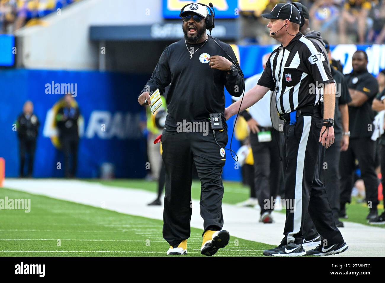 Pittsburgh Steelers head coach Mike Tomlin during an NFL football game ...