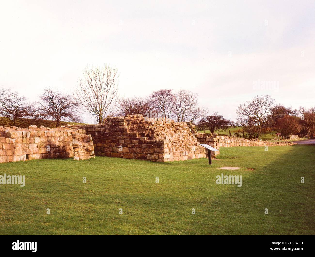 Roman wall country hi-res stock photography and images - Alamy