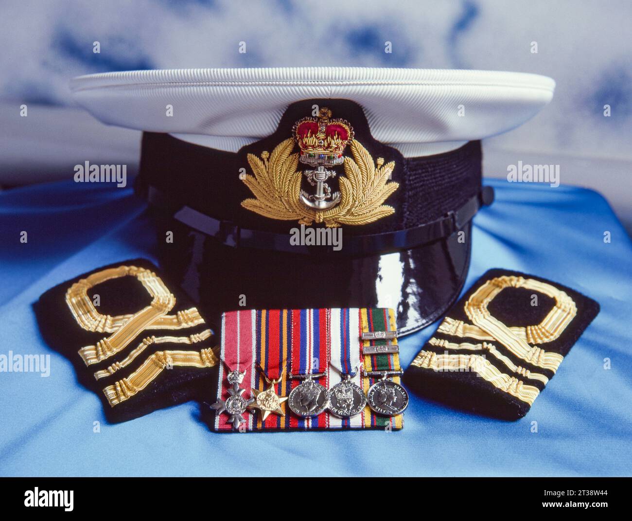 Officer's Cap and medals Stock Photo - Alamy