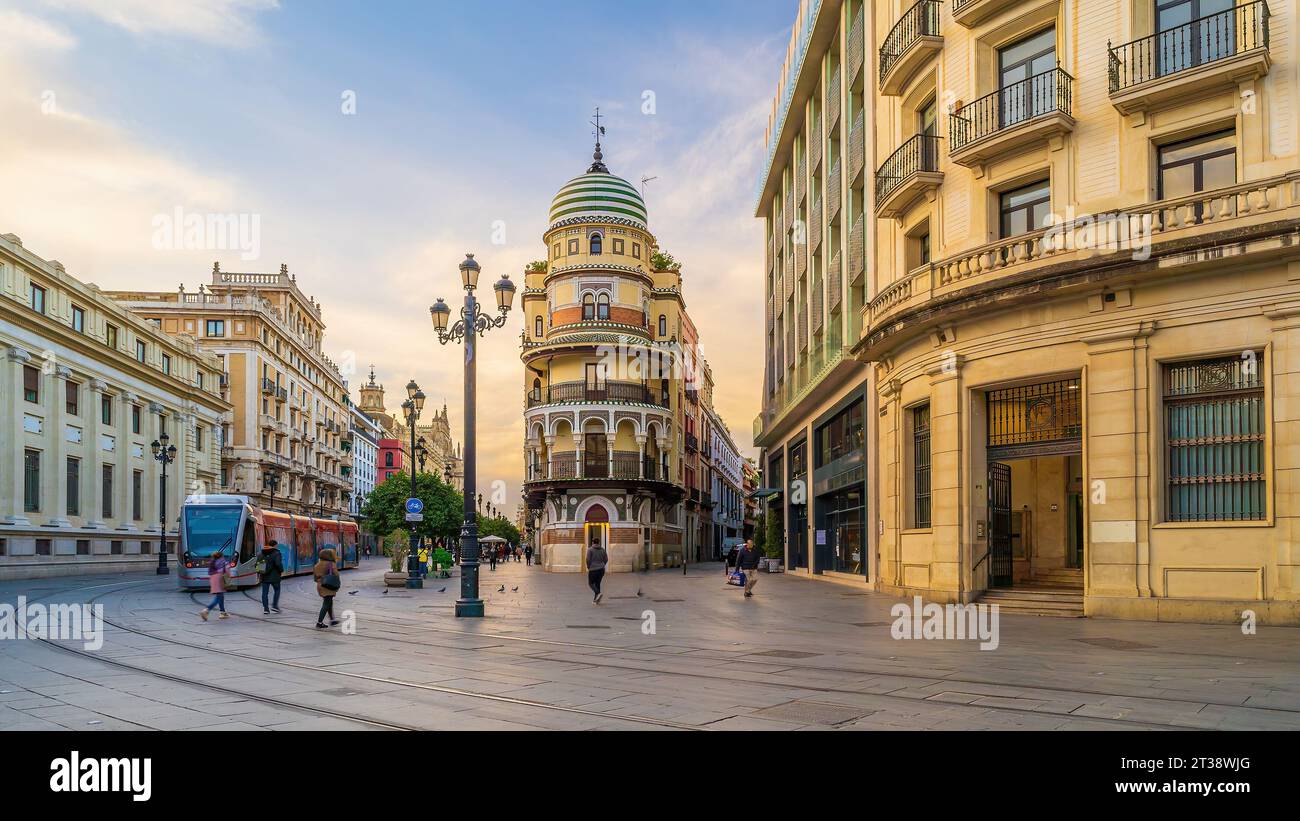 Old street in seville hi-res stock photography and images - Alamy