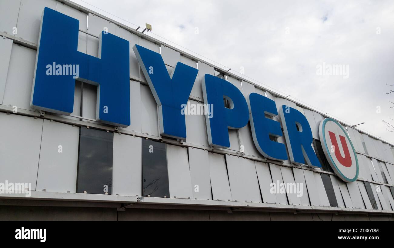 Bordeaux , France - 10 19 2023 : U hyper market logo brand and text ...