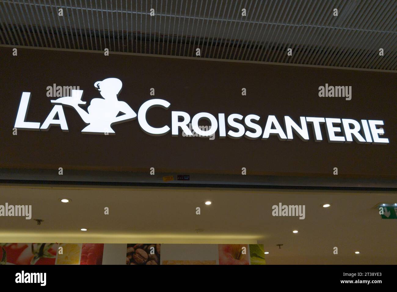 Bordeaux , France - 10 19 2023 : la croissanterie text brand and logo ...