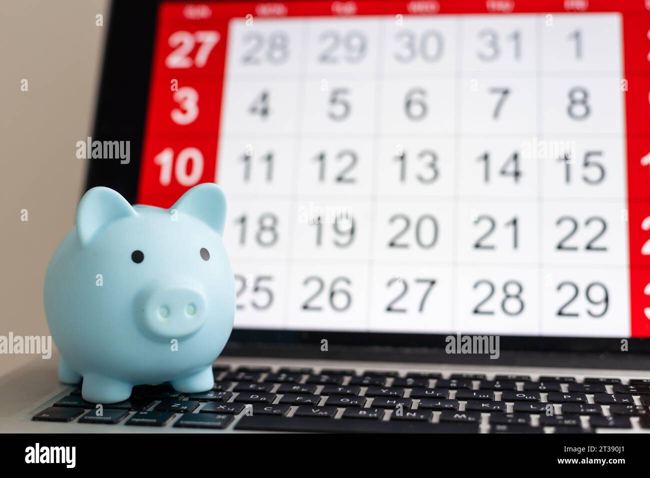 Close up of dates on calendar page hi-res stock photography and images ...