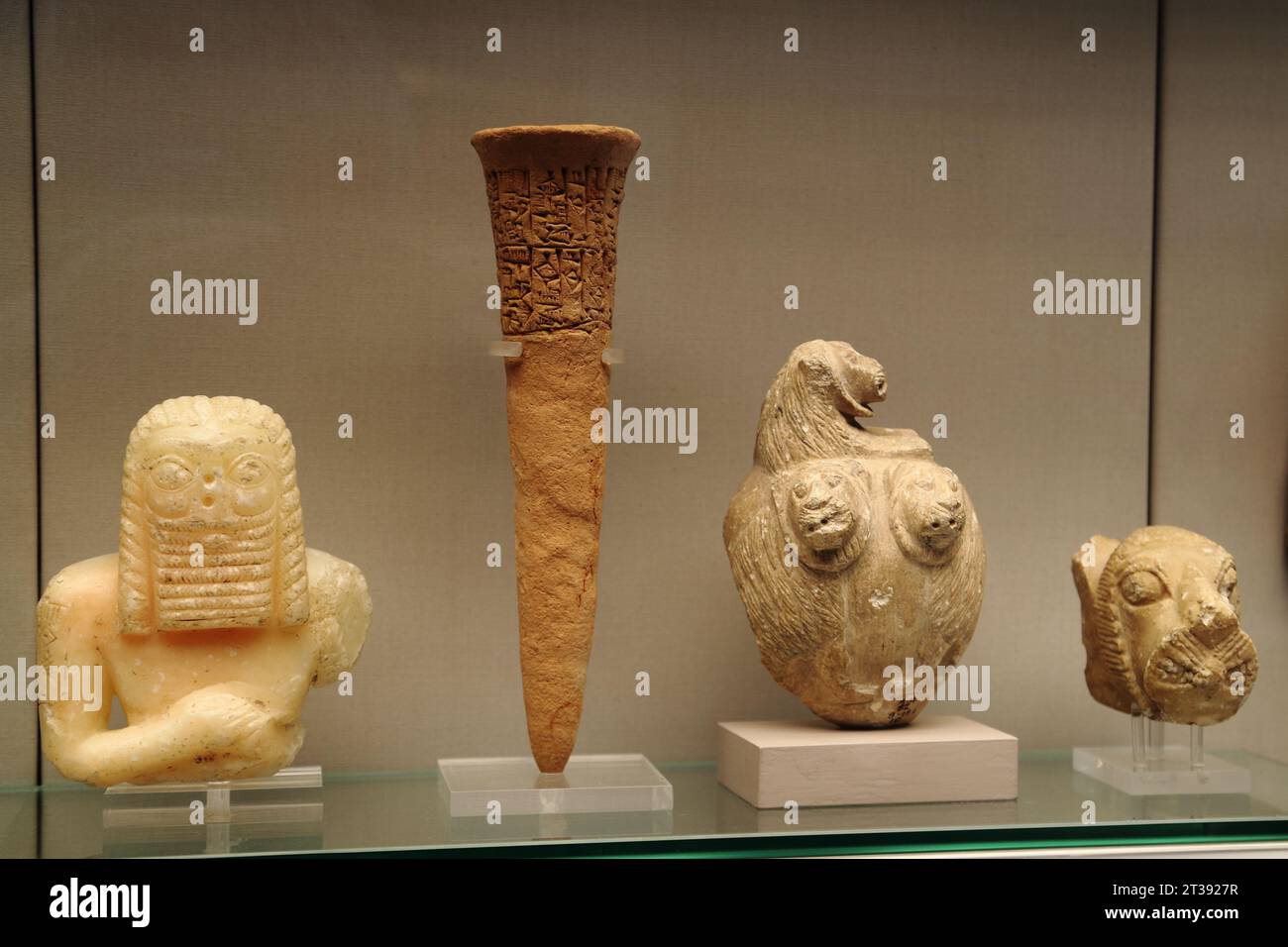Sumerian artefacts from 2500 BC at the British Museum, London, UK Stock ...