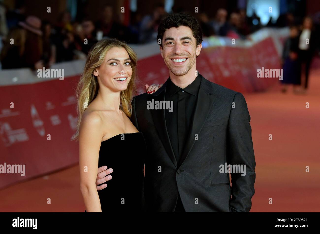 Veronica Ricci und Eduardo Scarpetta bei der Premiere der Disney+ Serie ...