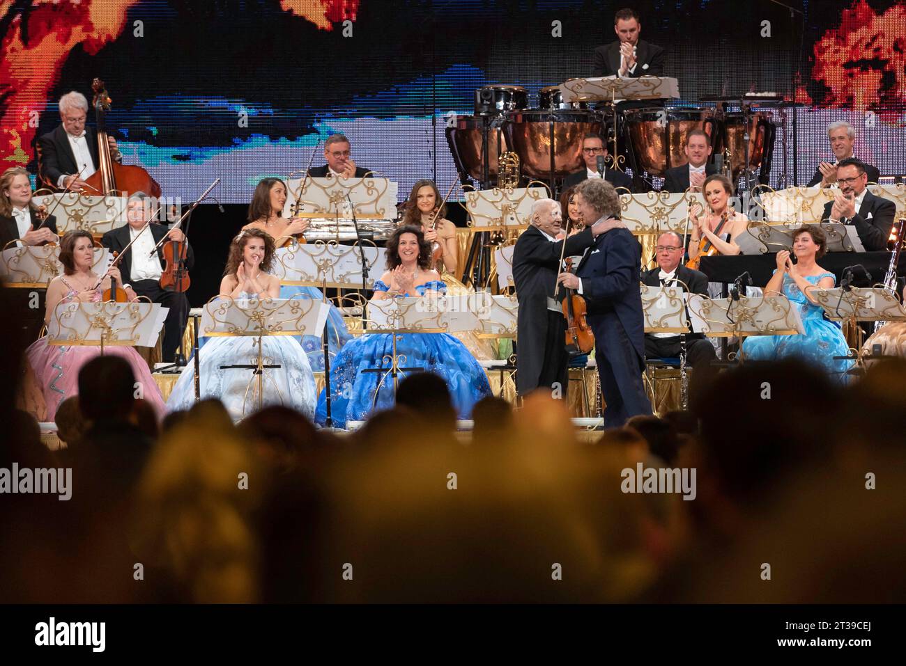 The famous violinist Andre Rieu, together with the Johann Strauss ...