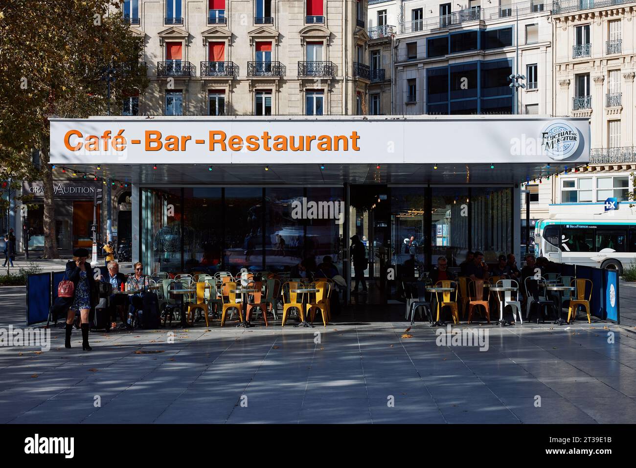 Place de republique paris hi-res stock photography and images - Alamy