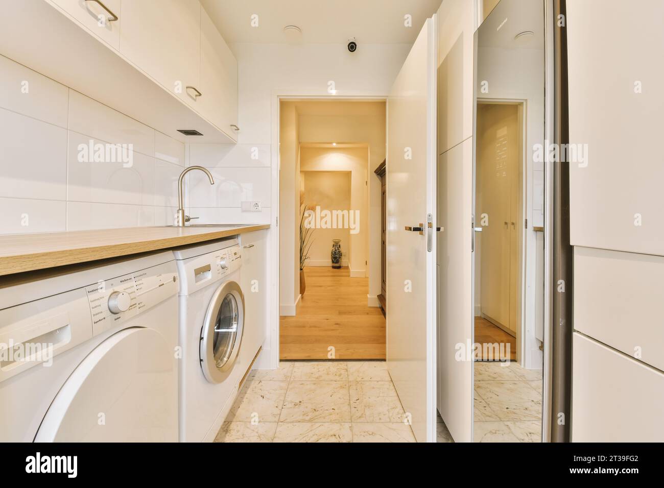 Laundry counter hi-res stock photography and images - Alamy