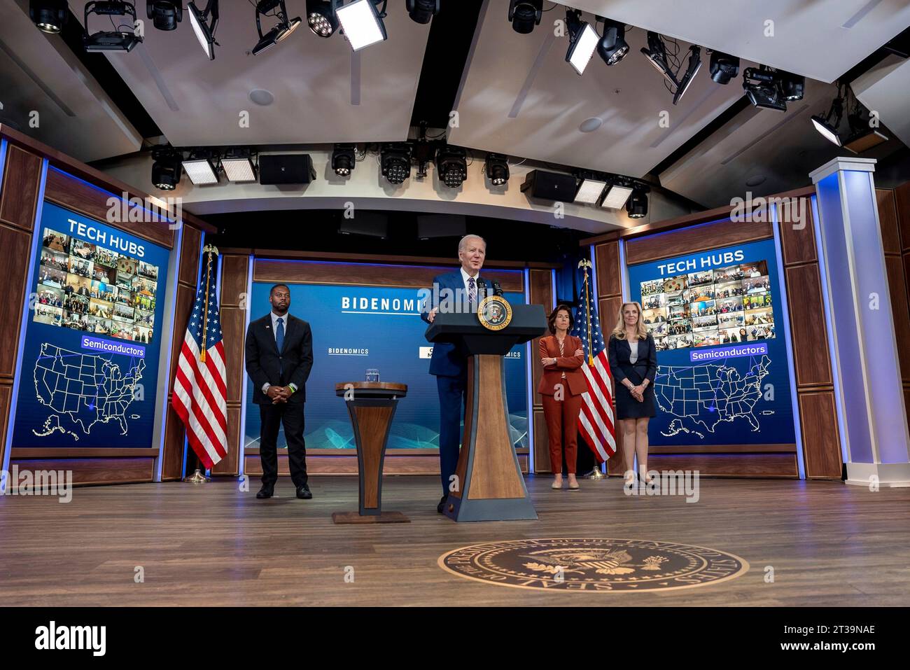 Interior eeob eisenhower executive office hi-res stock photography and ...