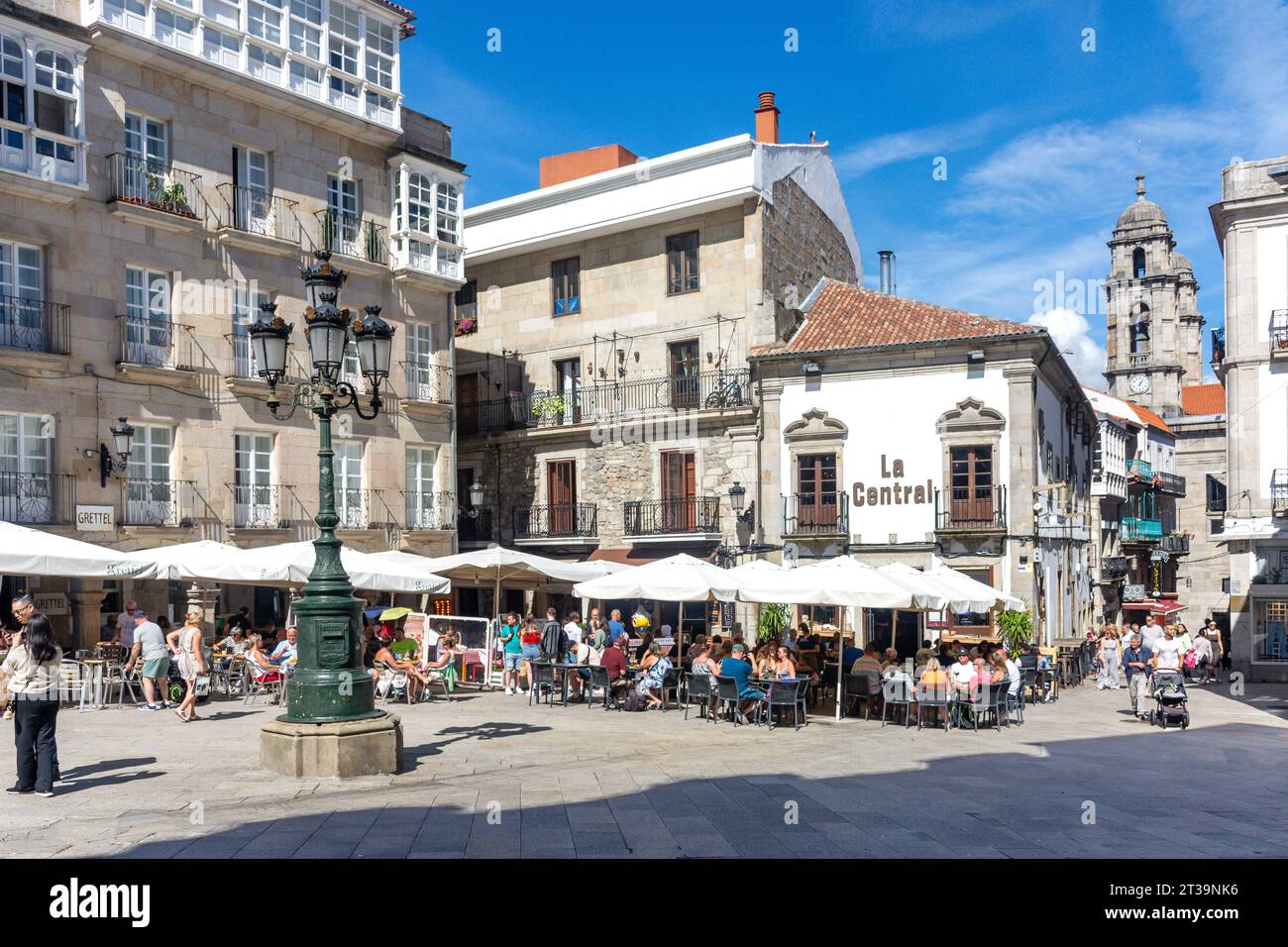 Outdoor restaurants, Plaza de la Constitución, Old Town, Vigo, Province ...