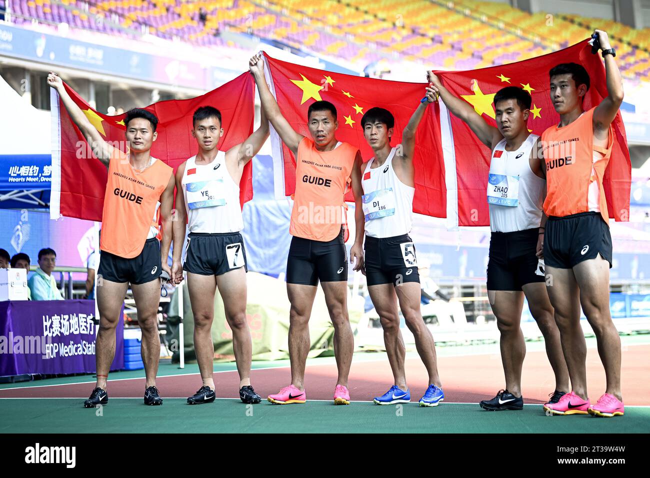 Hangzhou, China's Zhejiang Province. 24th Oct, 2023. Gold medalists Di ...