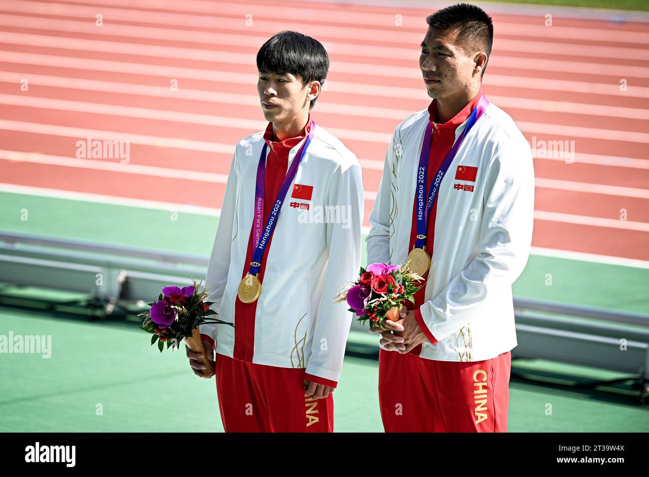 Hangzhou, China's Zhejiang Province. 24th Oct, 2023. Gold medalists Di ...