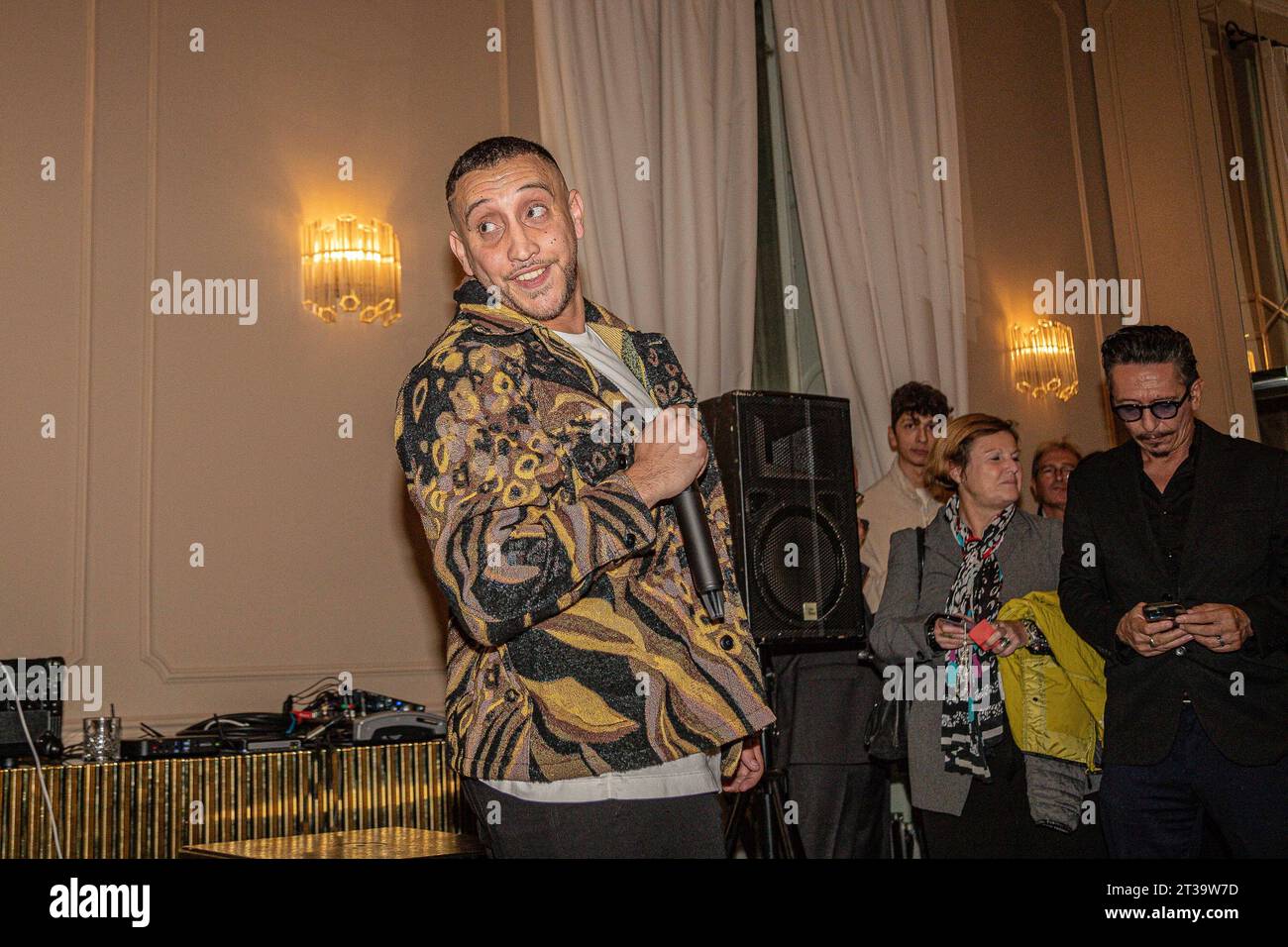 Italian singer music concert hi-res stock photography and images - Alamy
