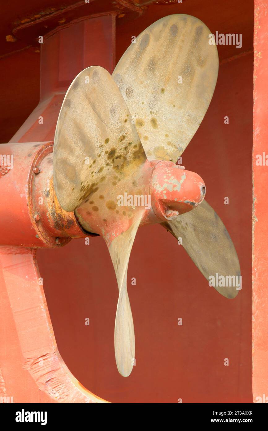 closeup of pictures, severe corrosion ship propeller Stock Photo - Alamy