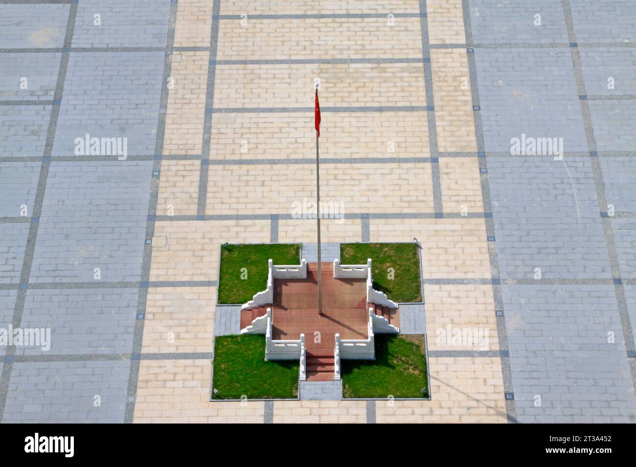 China flag pole school hi-res stock photography and images - Alamy