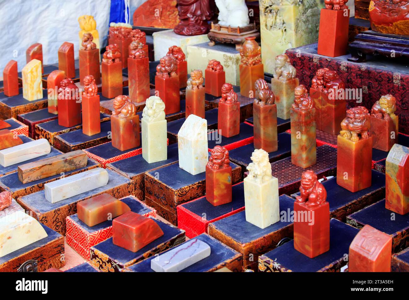 Seal stone hi-res stock photography and images - Alamy