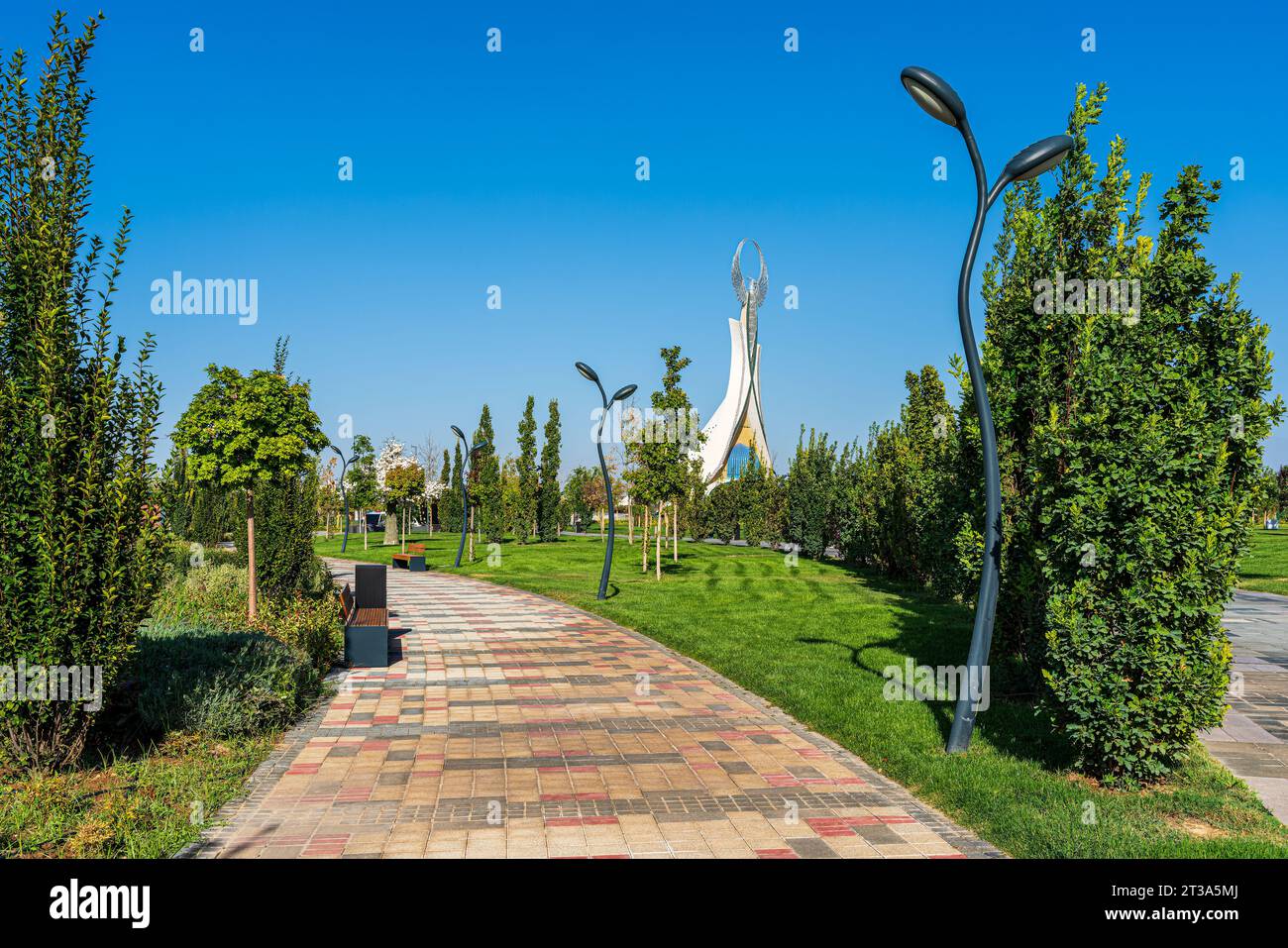 UZBEKISTAN, TASHKENT - SEPTEMBER 15, 2023: Monument of Independence in ...