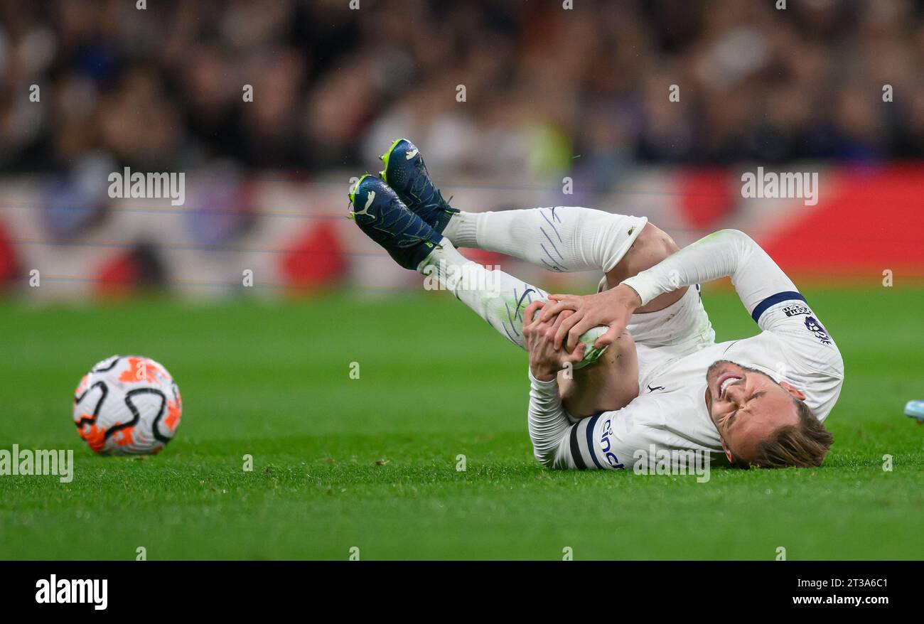 James maddison tottenham hotspur hi-res stock photography and images ...