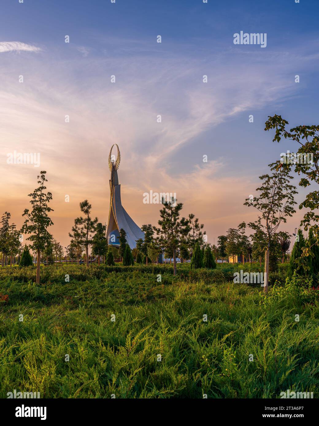 UZBEKISTAN, TASHKENT - SEPTEMBER 15, 2023: Monument of Independence in ...