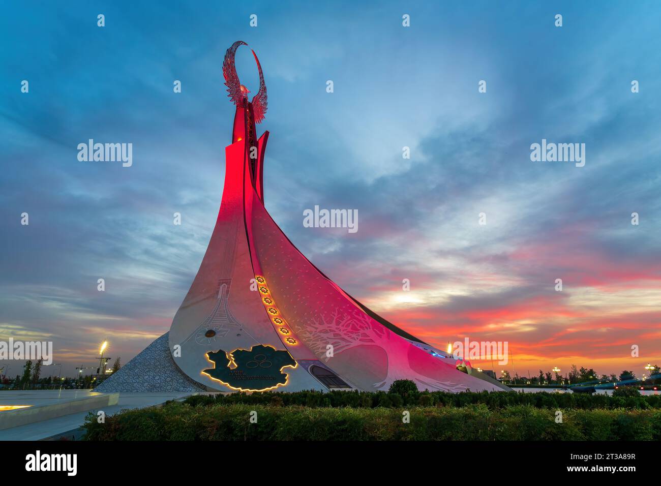 UZBEKISTAN, TASHKENT - SEPTEMBER 15, 2023: Monument of Independence in ...