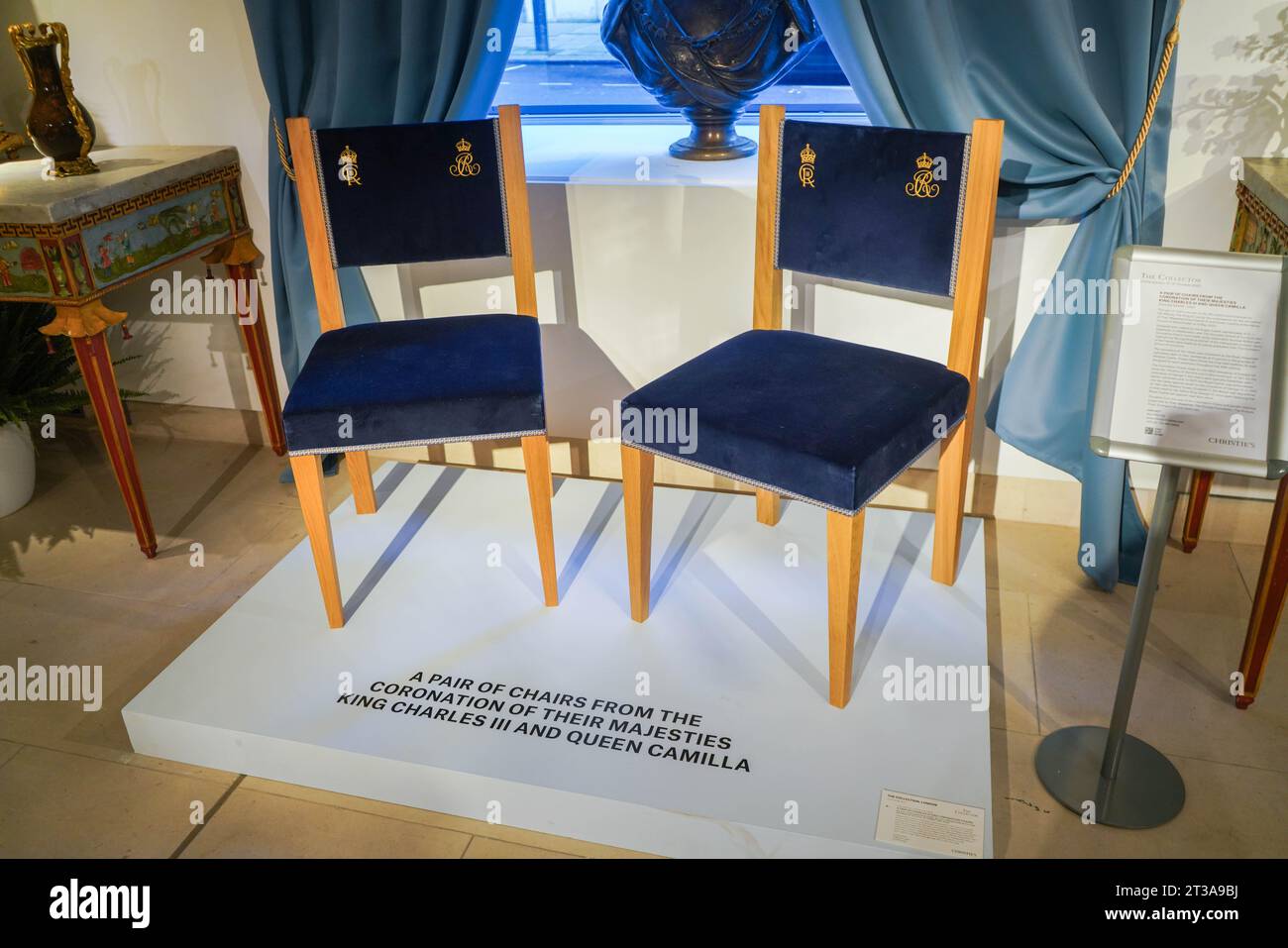 Charles coronation 2023 chair hi-res stock photography and images - Alamy