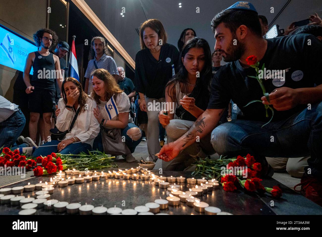 Bangkok, Thailand. 24th Oct, 2023. Several hundred members of the ...