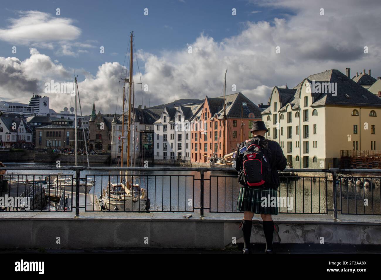 Barcos y agua hi-res stock photography and images - Alamy