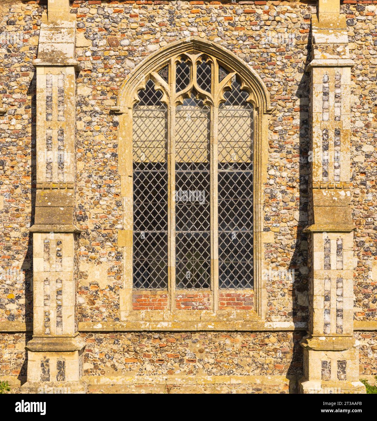 Arched church window hi-res stock photography and images - Alamy
