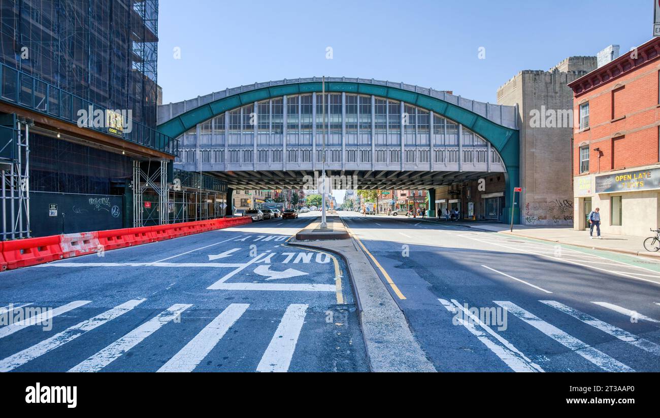 Park Slope, Brooklyn: The 4th Avenue/9th Street subway station, carried ...
