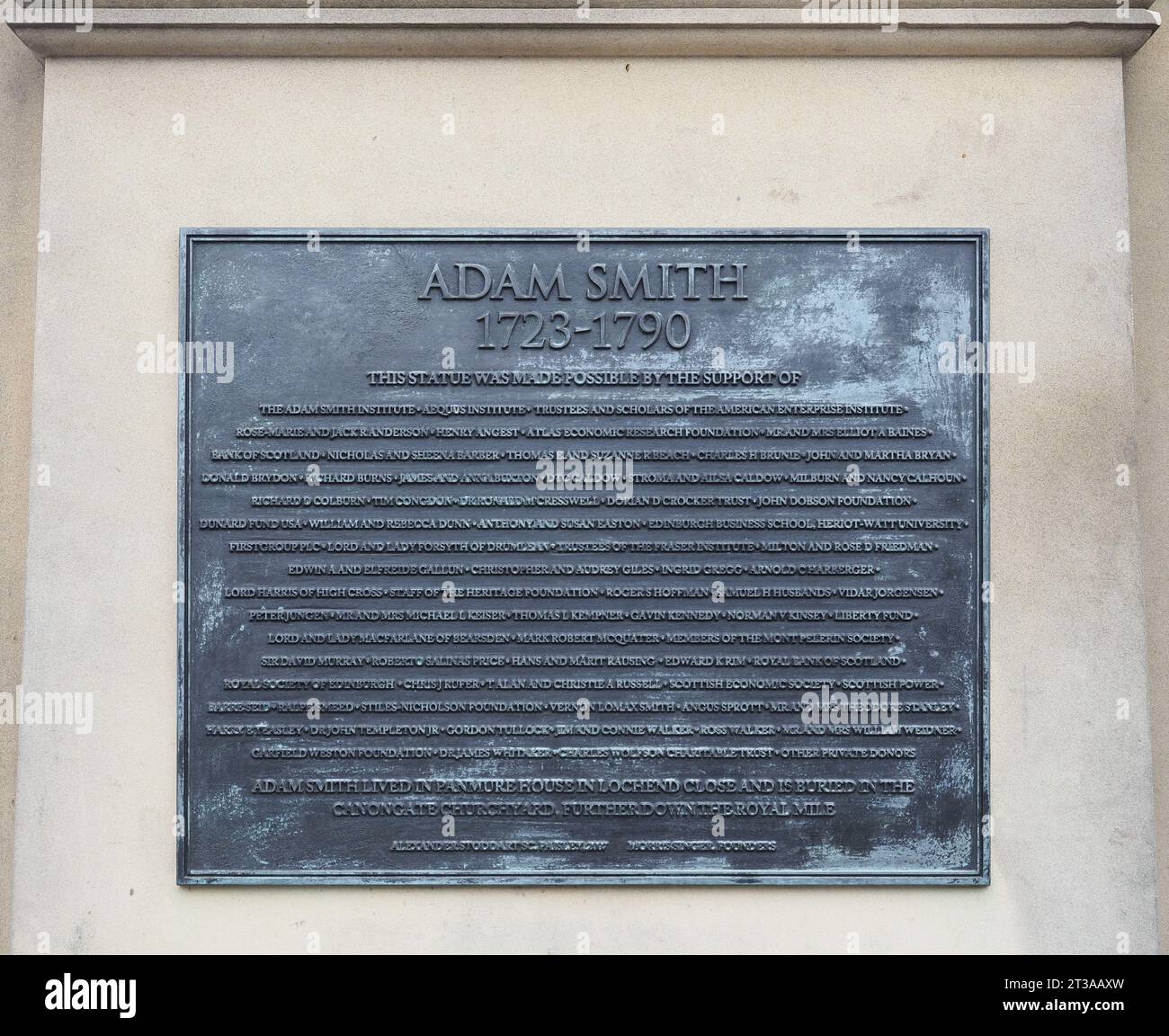 EDINBURGH, UK - SEPTEMBER 15, 2023: Statue of Adam Smith by sculptor ...