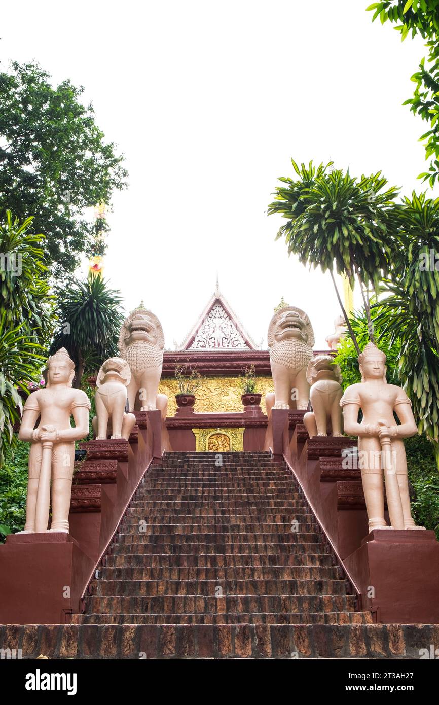 Cambodia, Phnom Penh, Wat Phnom temple Stock Photo - Alamy