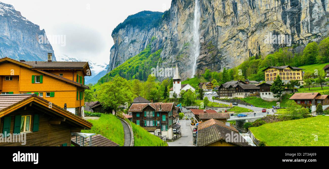 Panoramic view of Lauterbrunnen valley and Staubbach Fall in Swiss Alps ...