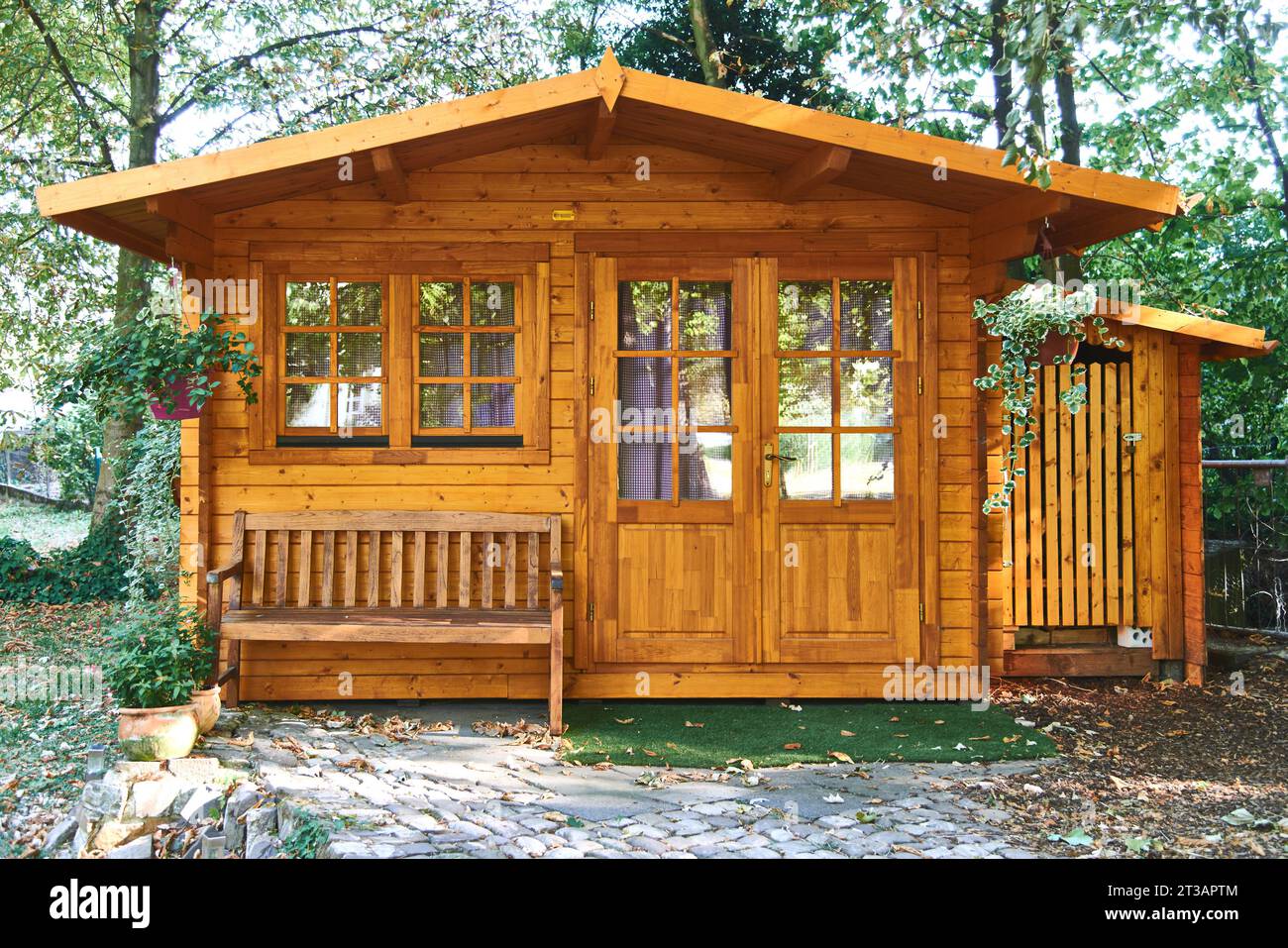 Structure wood trees gazebo hi-res stock photography and images - Alamy