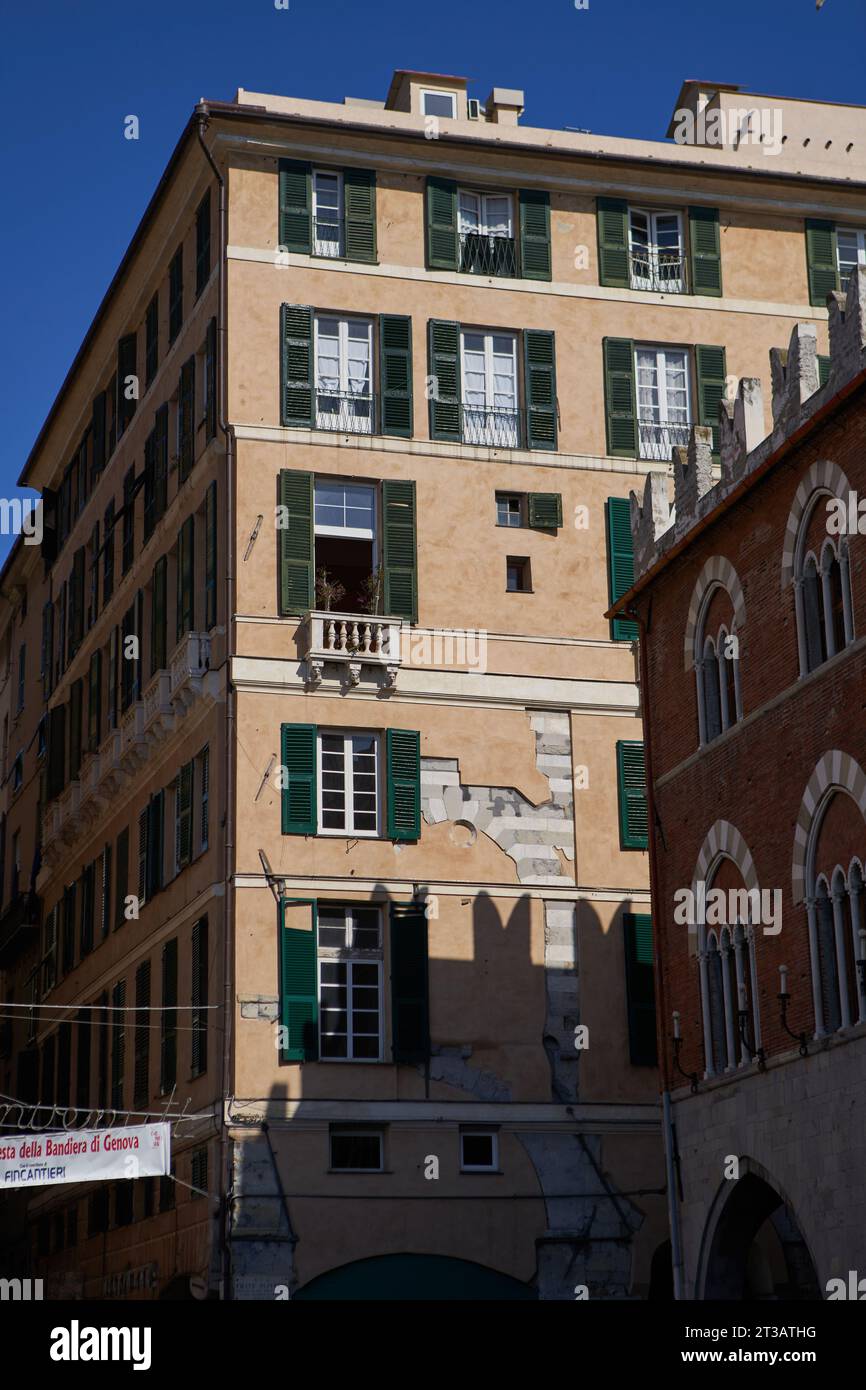 Classic Italian residential building in Old City Port area. GENOVA - 1 ...