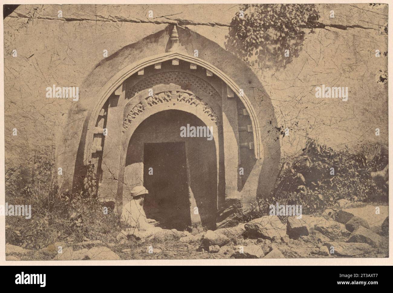 Entrance to the Lomas Rishi Cave, Barabar, Bihar Stock Photo - Alamy