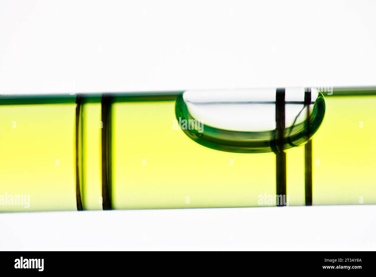 Close-up of bubble level showing an unlevel surface Stock Photo - Alamy