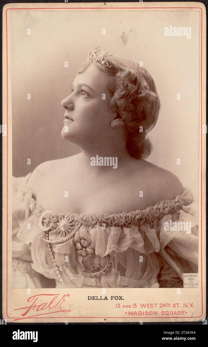 Della fox hi-res stock photography and images - Alamy