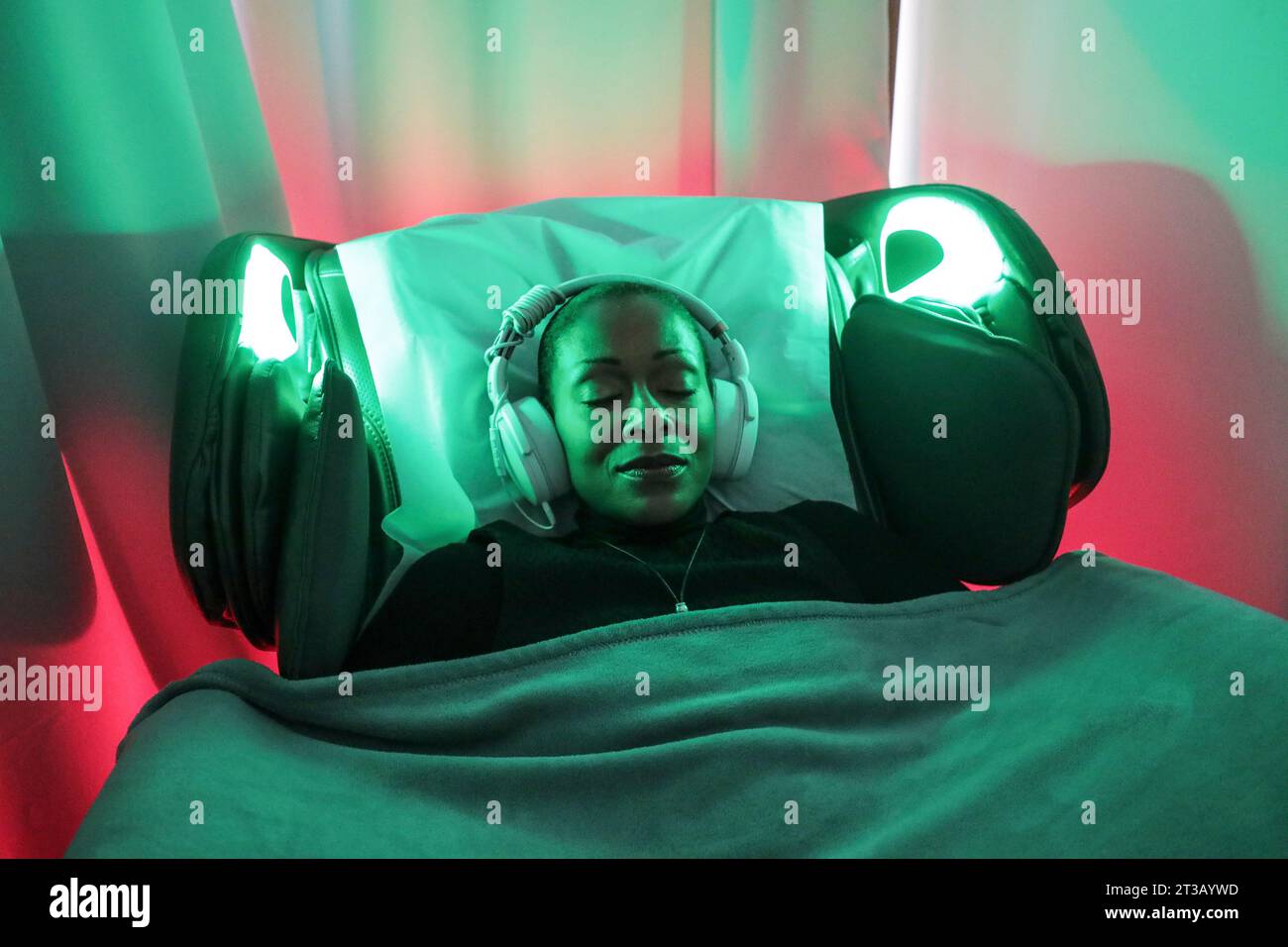 ZZZ Bar à Sieste FIRST NAPPING BAR IN THE WORLD IN PARIS Stock Photo ...