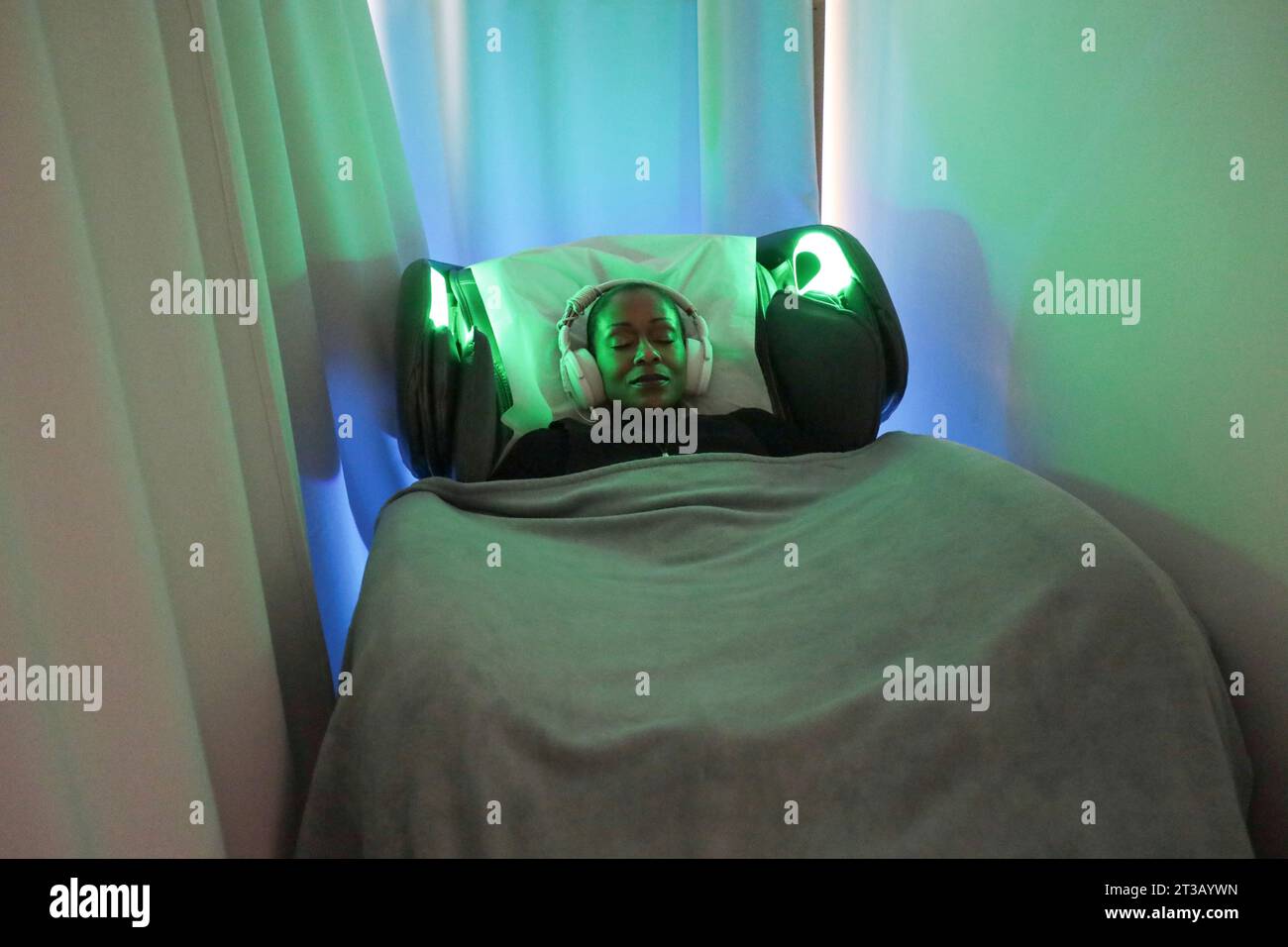 ZZZ Bar à Sieste FIRST NAPPING BAR IN THE WORLD IN PARIS Stock Photo ...