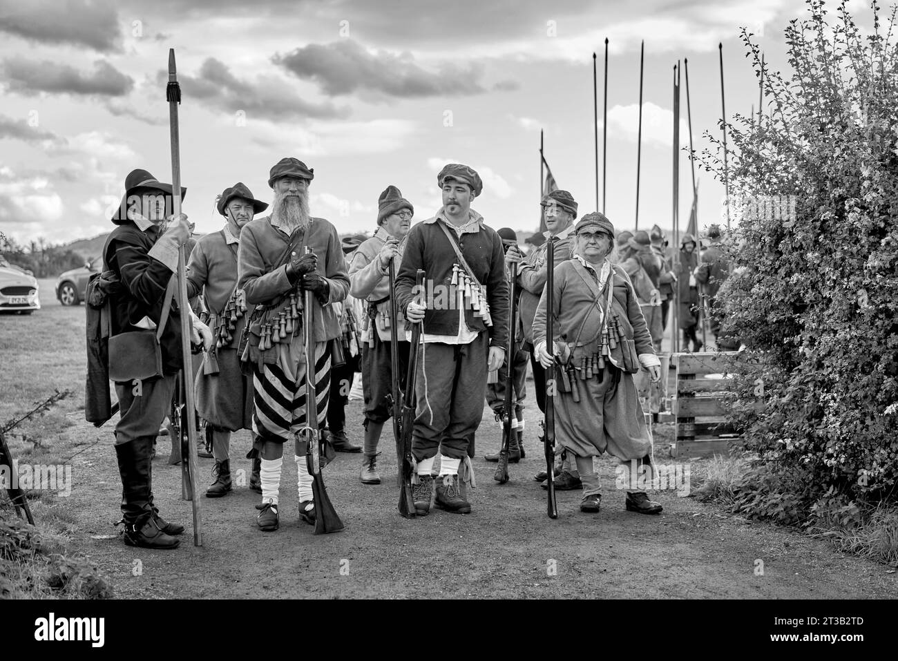 Sealed Knot reenacting the "Battle of Edge Hill" which took place on ...