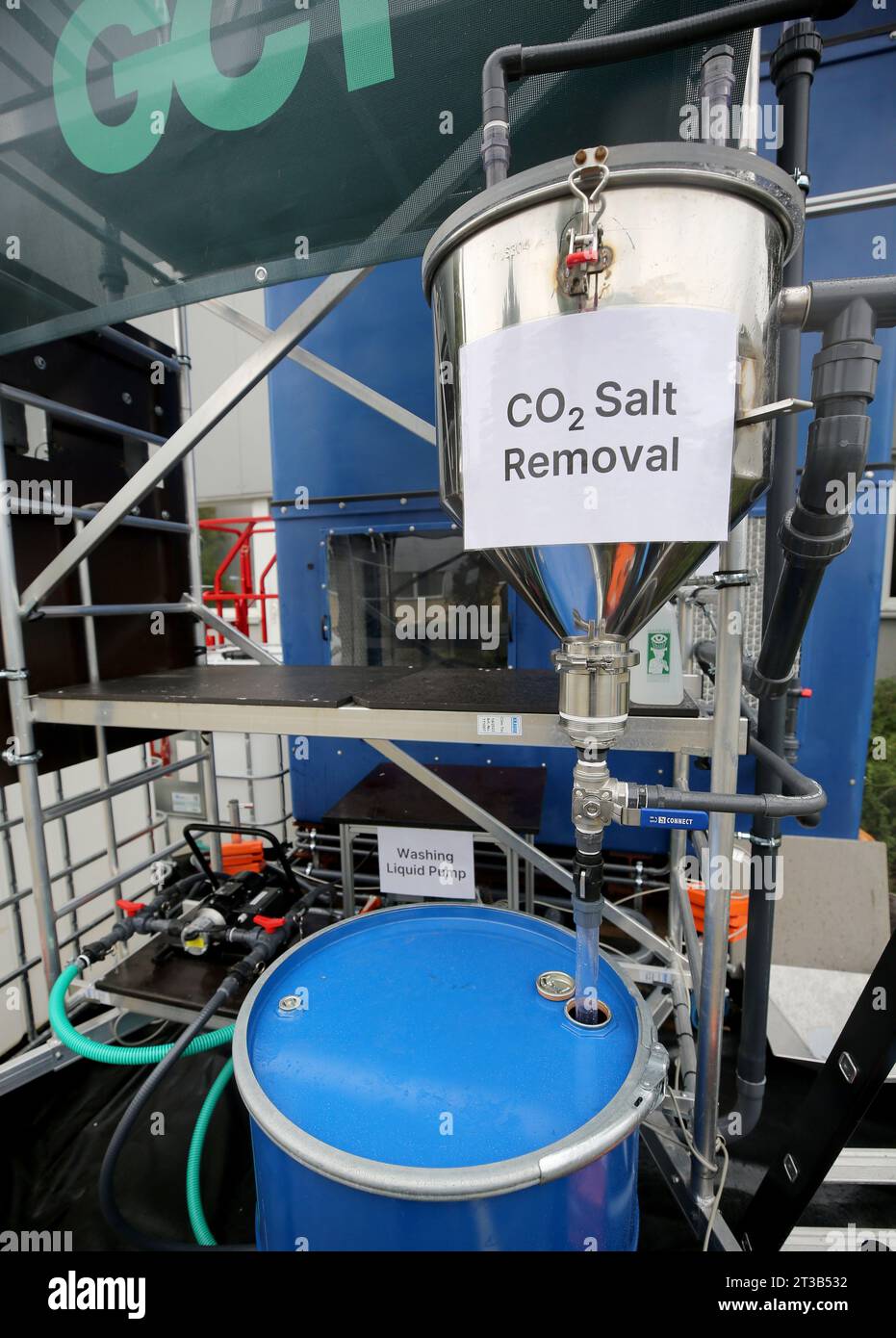 Essen, Germany. 24th Oct, 2023. The photo shows the "CO2 vacuum cleaner ...