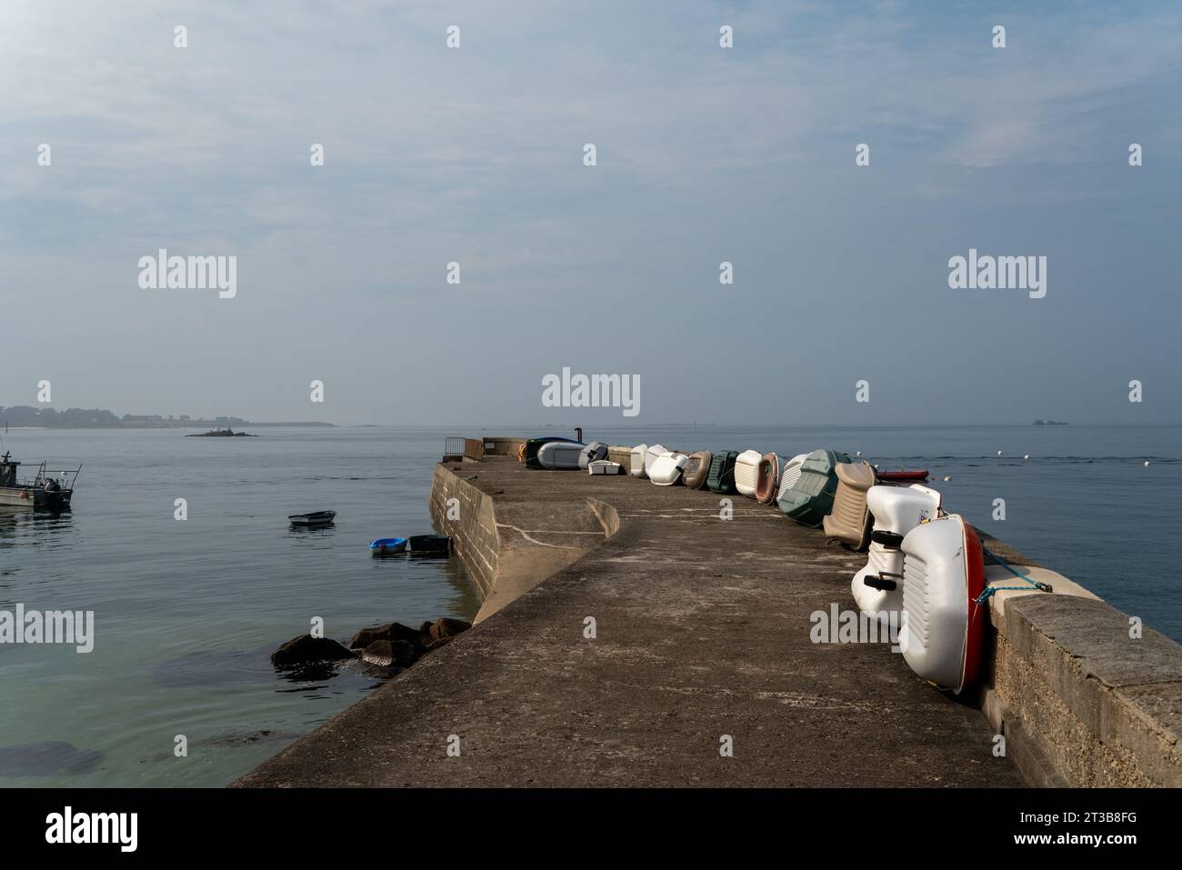 France brittany finistere roscoff pier hi-res stock photography and ...