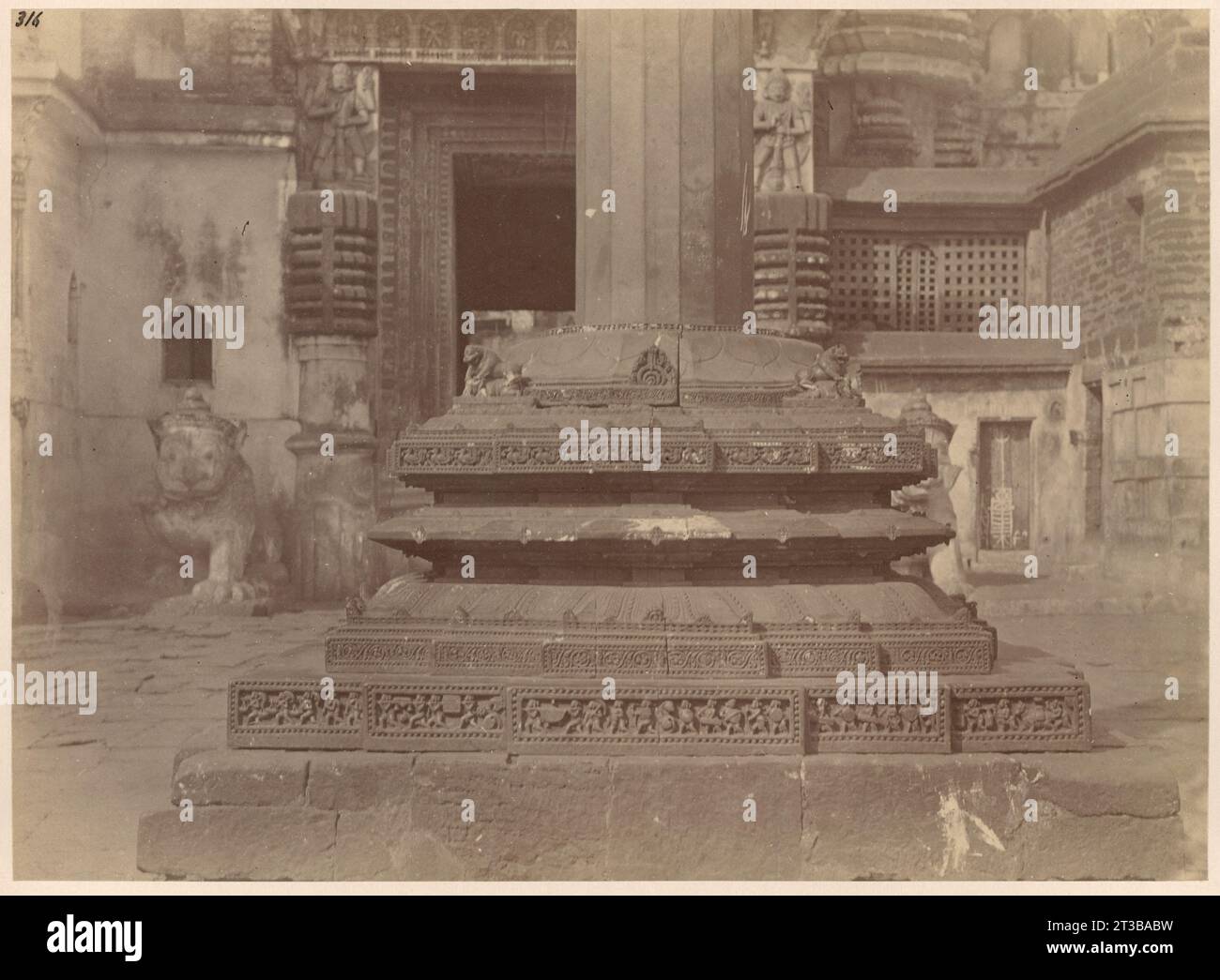 Base of the Aruna-stambha, Jagannath Temple, Puri, India Stock Photo ...