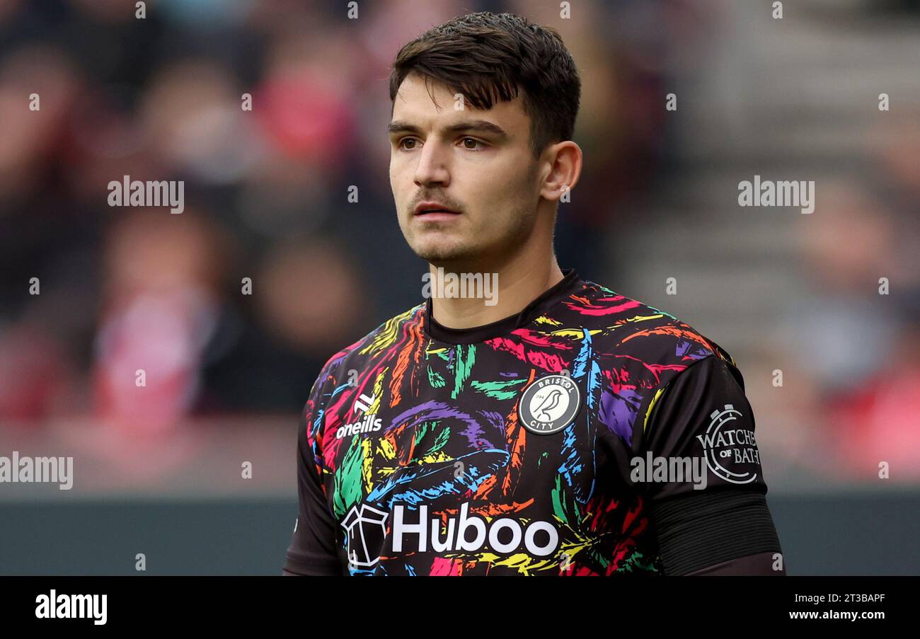 Bristol City goalkeeper Max O'Leary during the Sky Bet Championship ...