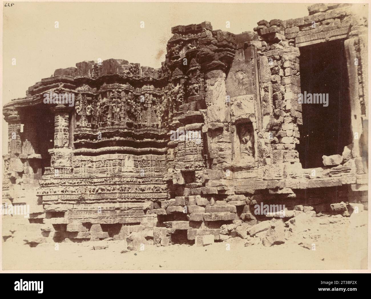 Ruins of Somnath Temple, Prabhas Patan, India Stock Photo - Alamy