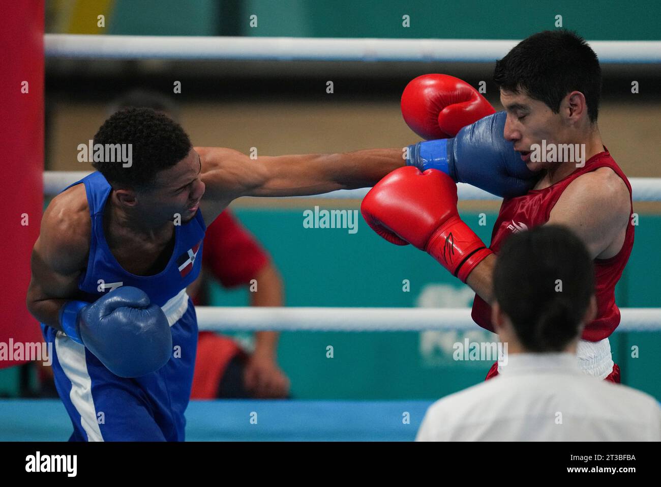 Dominican Republic's Yunior Alcantara, left, fights Mexico's Oscar ...